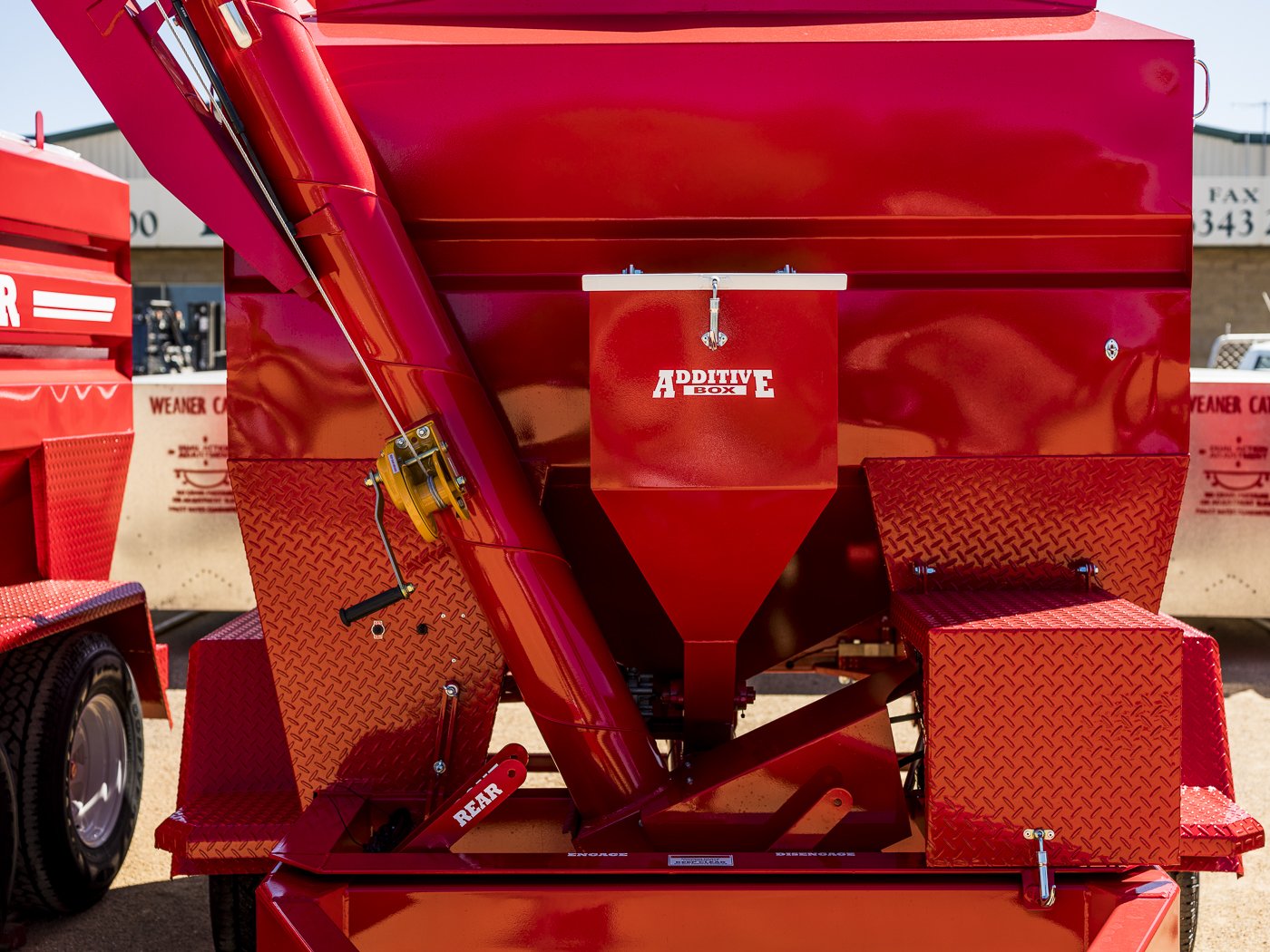 Bromar Multifeeder: Versatile Twin-Bin Agricultural Feeder