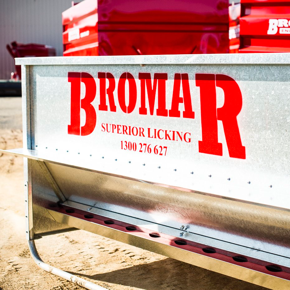 Bromar Multifeeder: Versatile Twin-Bin Agricultural Feeder